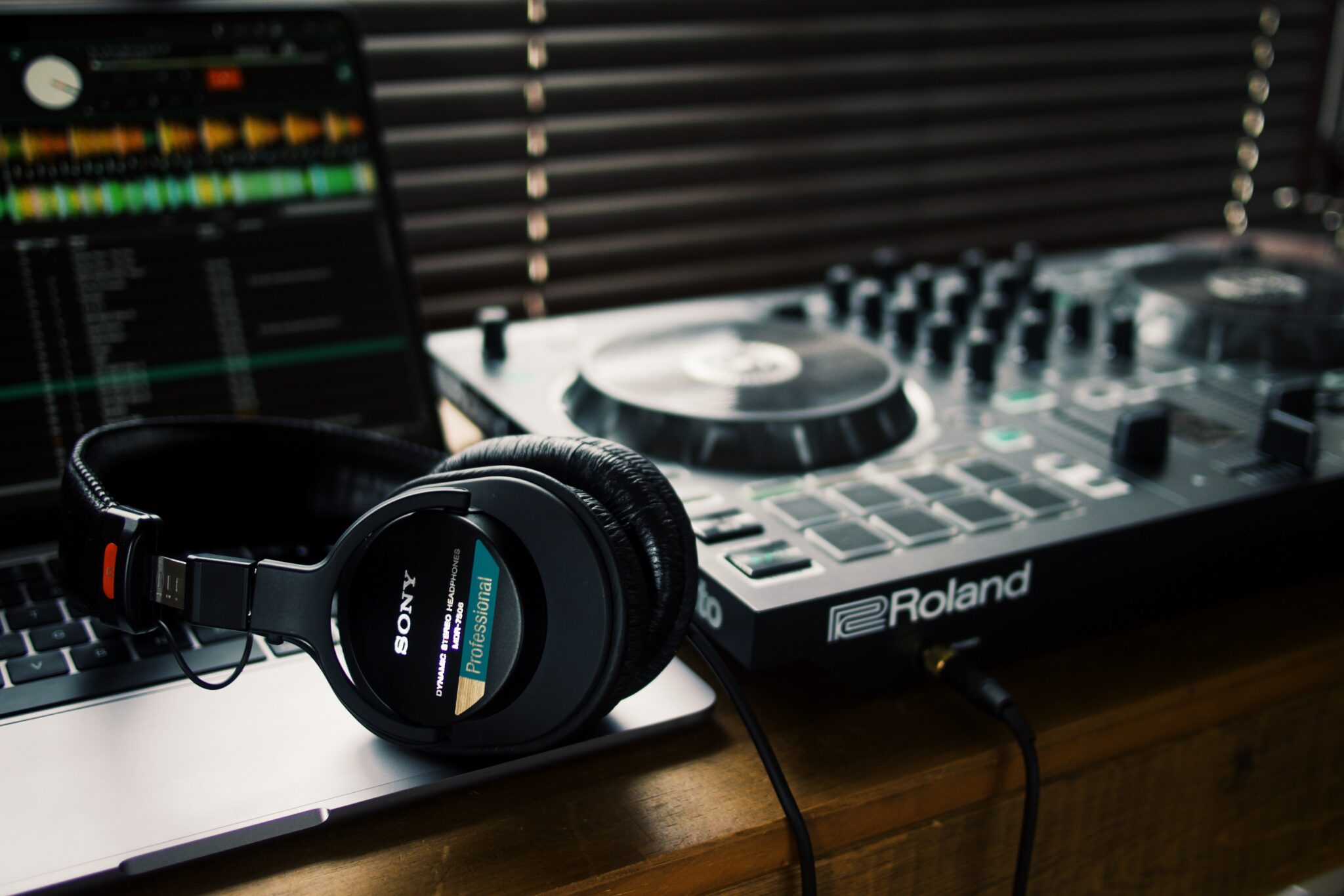 【青帯Sony MDR-7506】長期使用レビュー＆利用シーン集